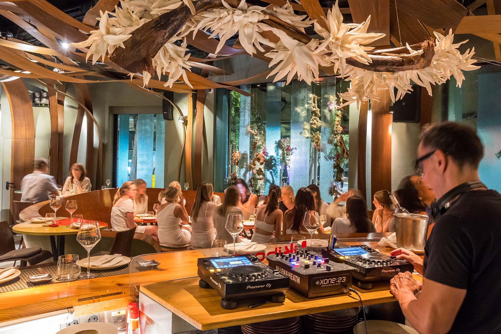 15 Restaurantes para Grupos en Barcelona | Ikibana